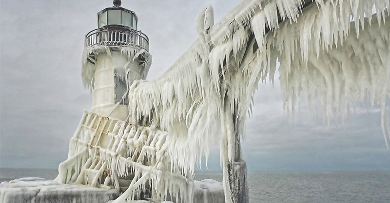 Beautiful Frozen Things: Photos of the Most Bizarre Things Found in Ice